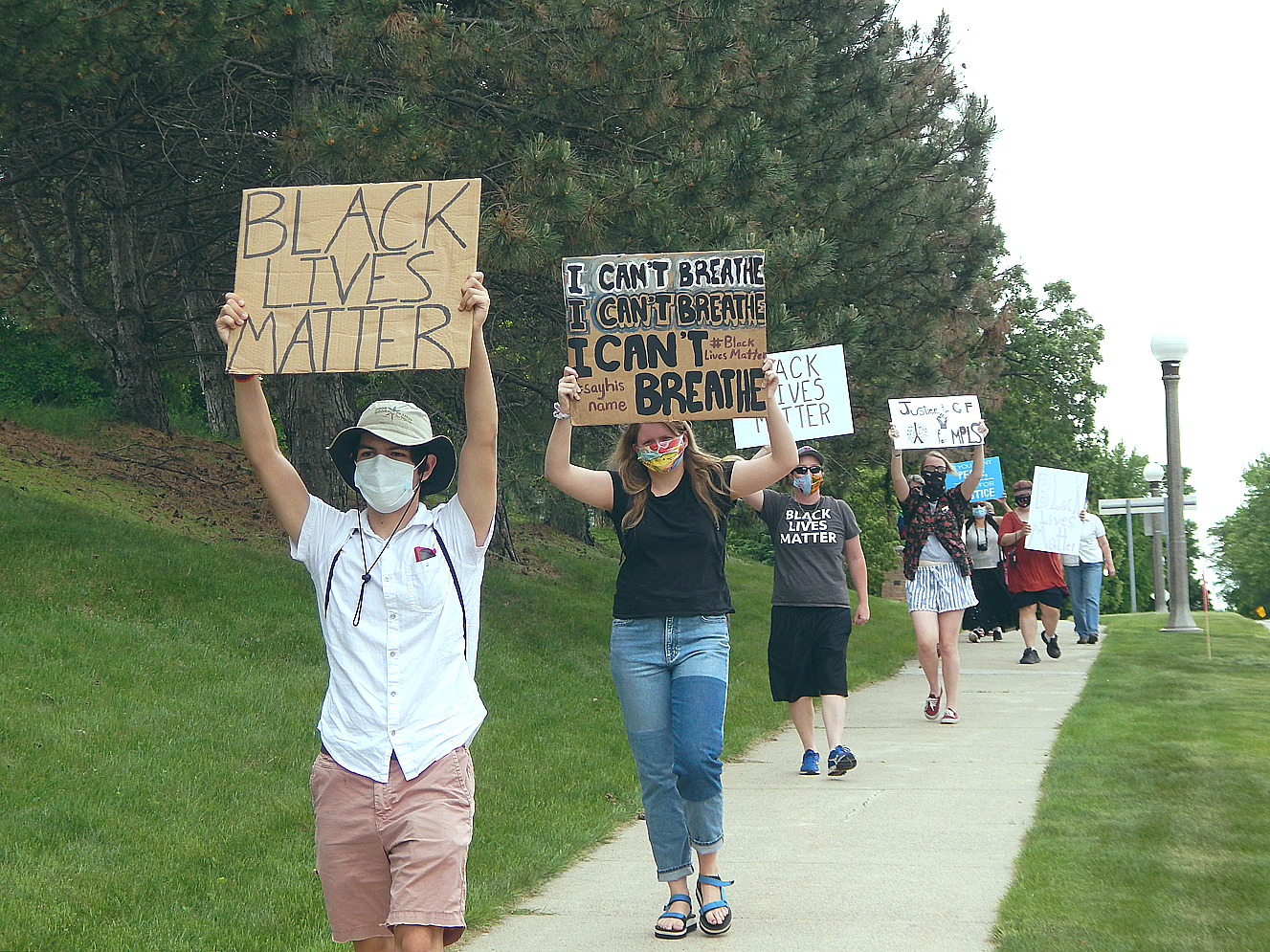 Peaceful demonstrators walk from MLC to Broadway in New Ulm | News ...